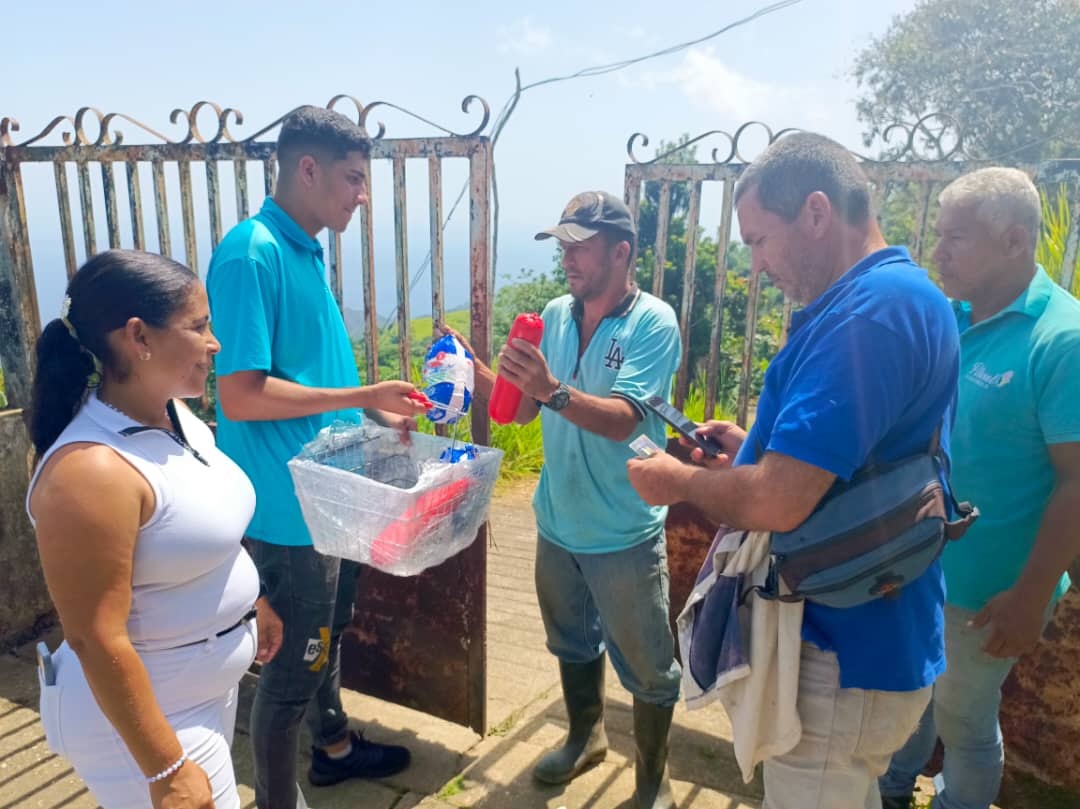 PDVAL .- Productora y Distribuidora Venezolana de Alimentos S.A.