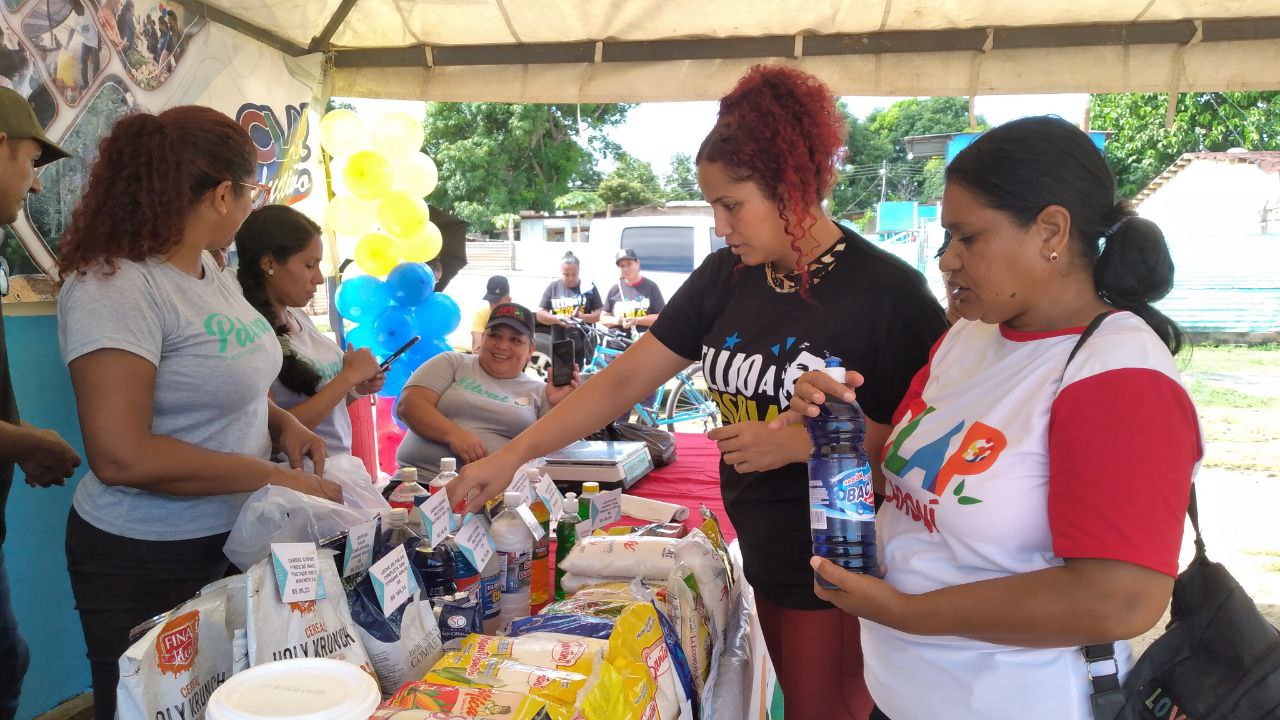 PDVAL .- Productora y Distribuidora Venezolana de Alimentos S.A.