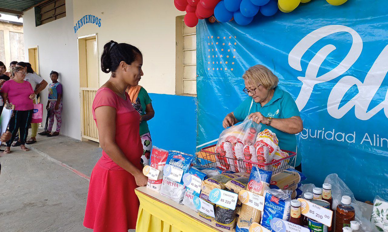 PDVAL .- Productora y Distribuidora Venezolana de Alimentos S.A.