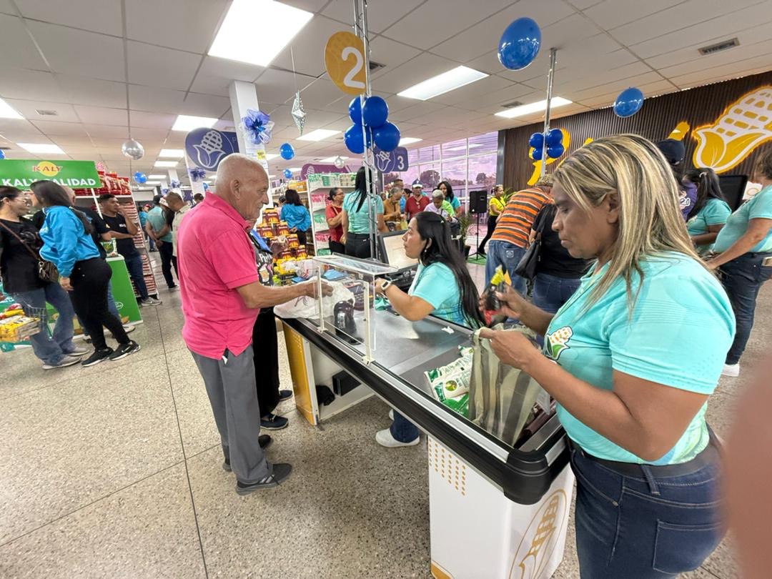 PDVAL .- Productora y Distribuidora Venezolana de Alimentos S.A.