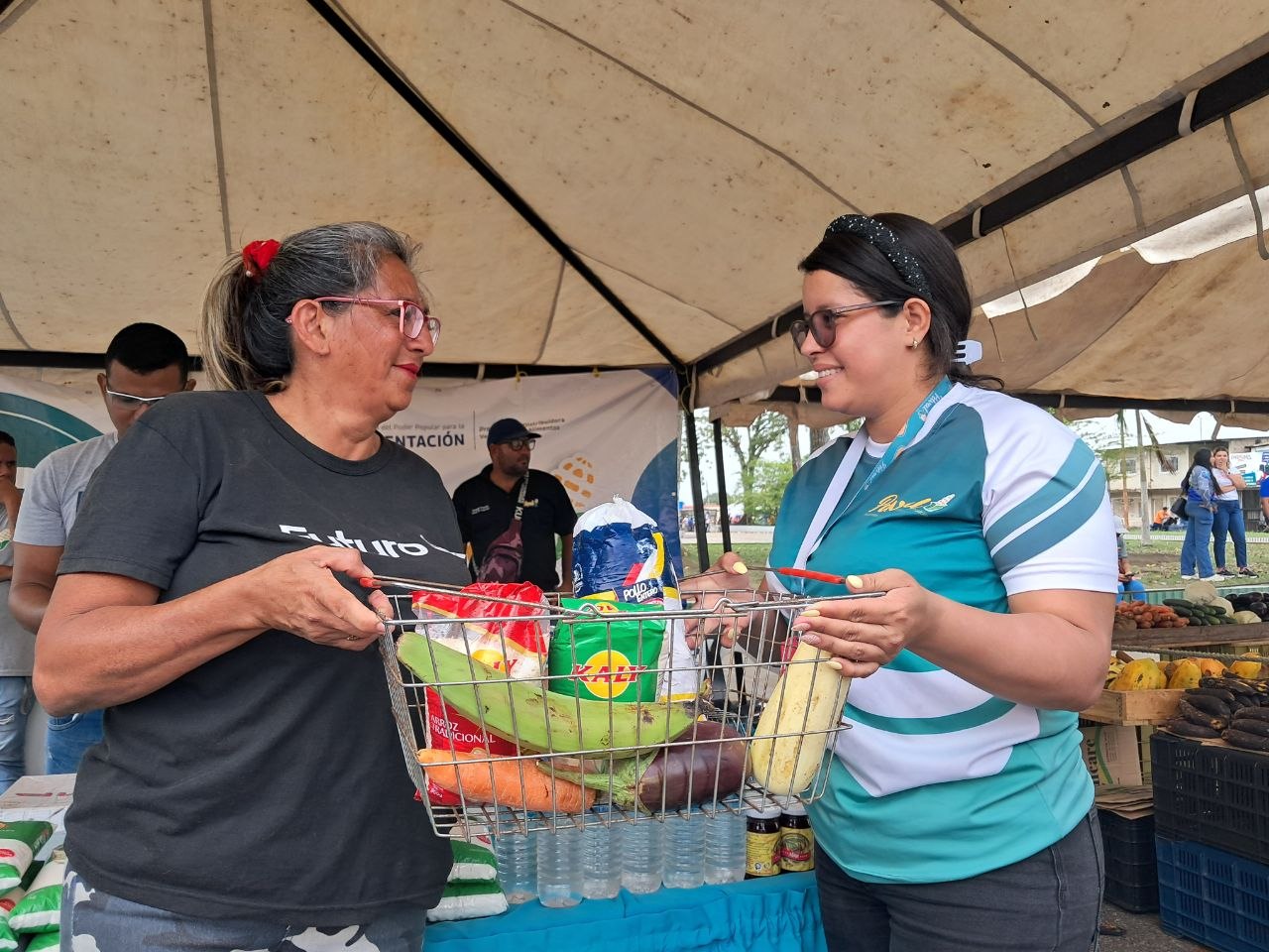 PDVAL .- Productora y Distribuidora Venezolana de Alimentos S.A.