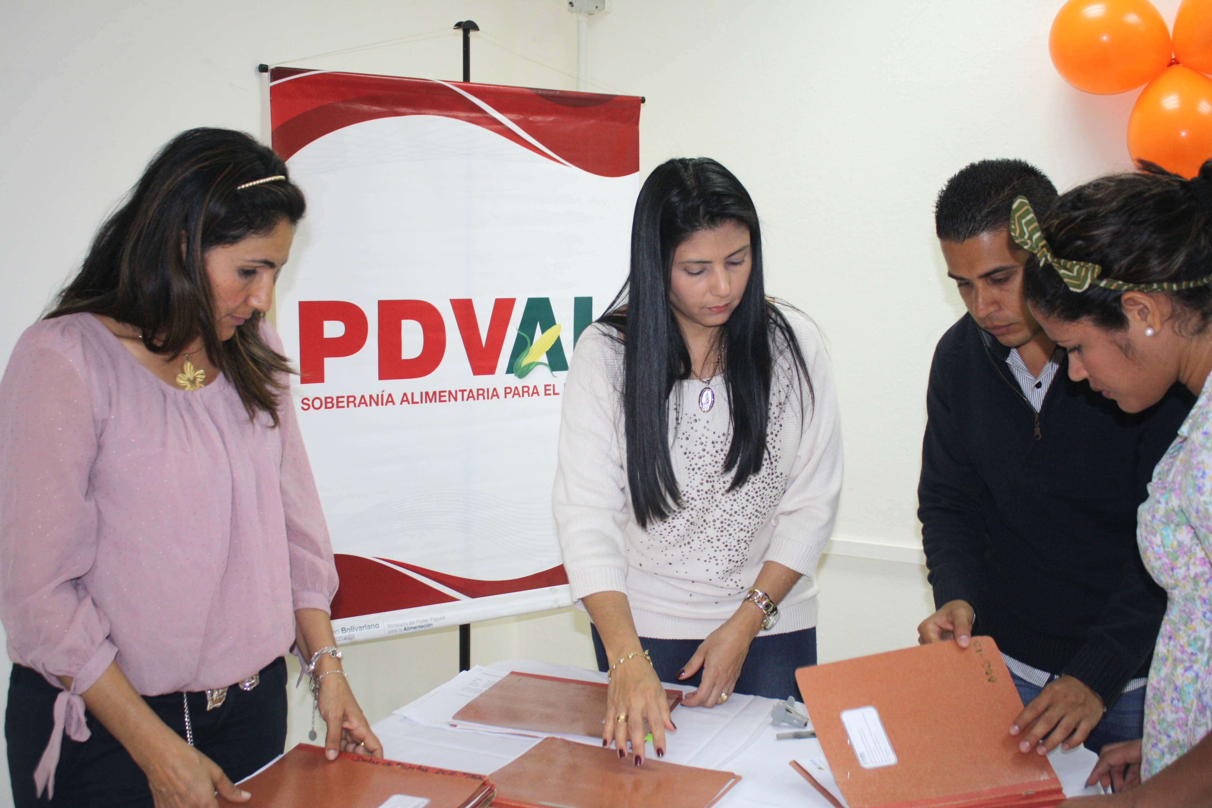 PDVAL .- Productora y Distribuidora Venezolana de Alimentos S.A.