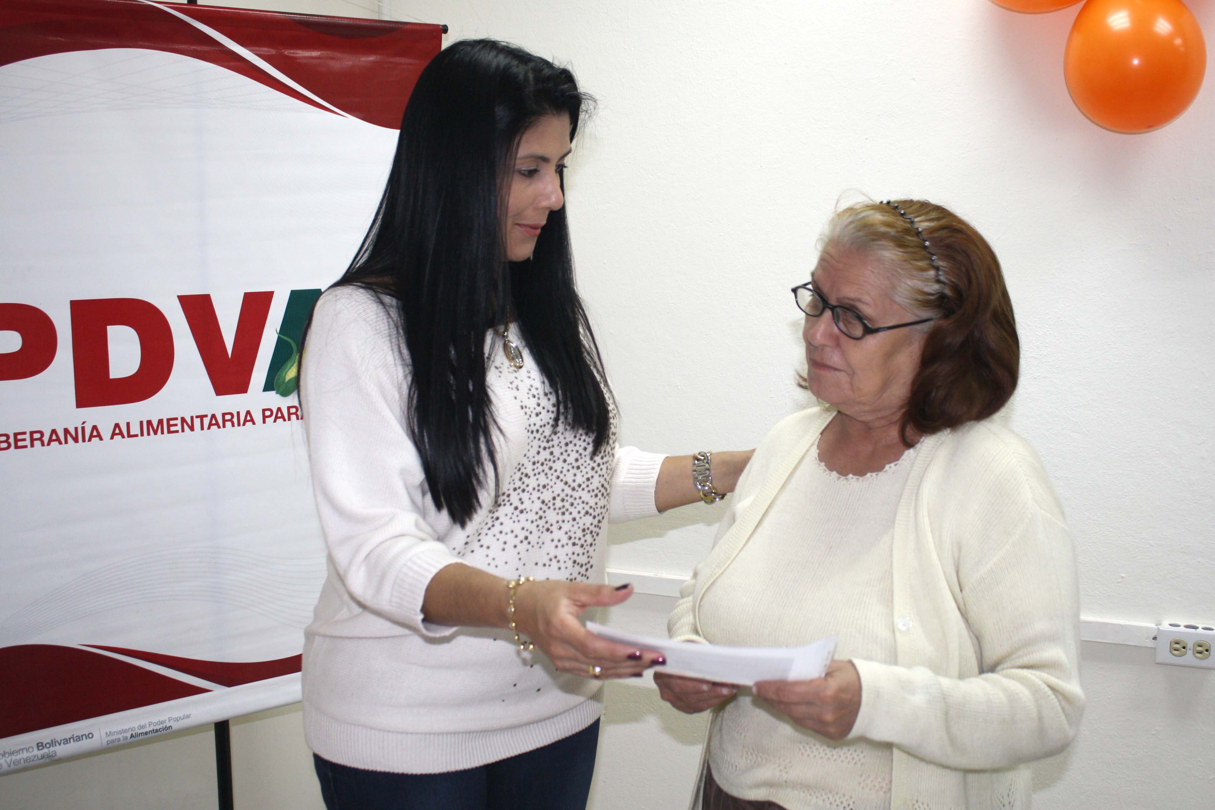 PDVAL .- Productora y Distribuidora Venezolana de Alimentos S.A.